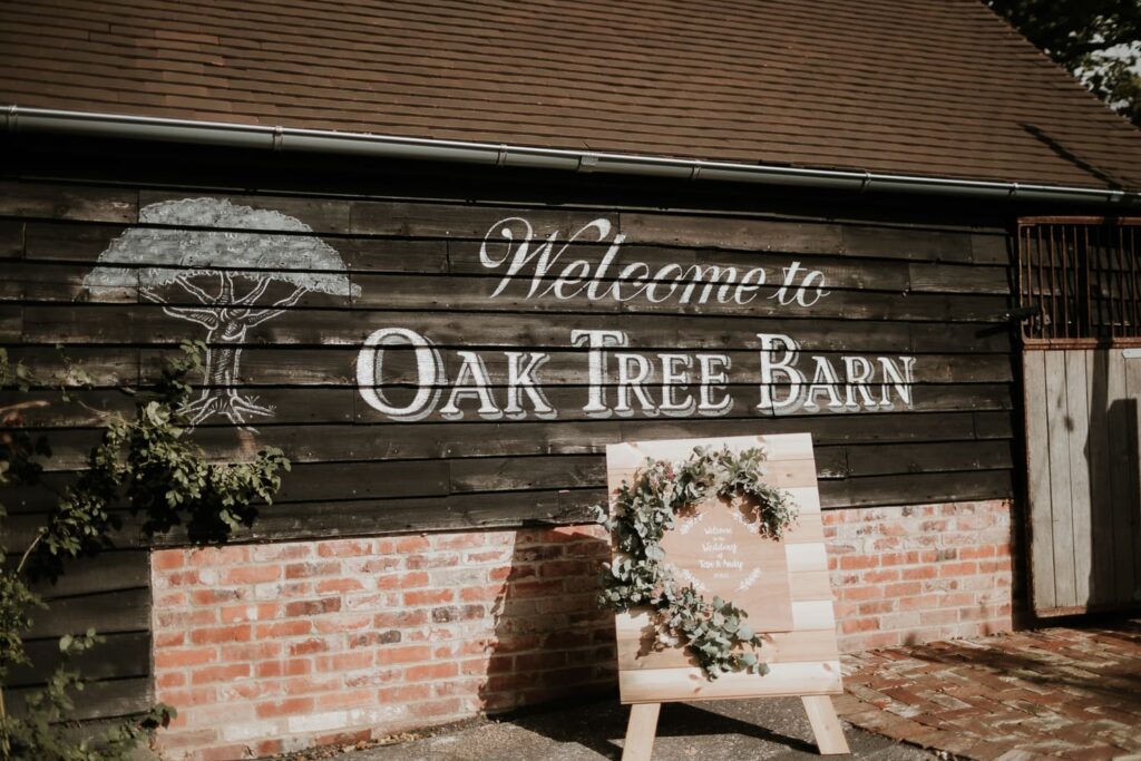 Oak Tree Barn Weddings : Tan & Andy + Helpful Planning Tips